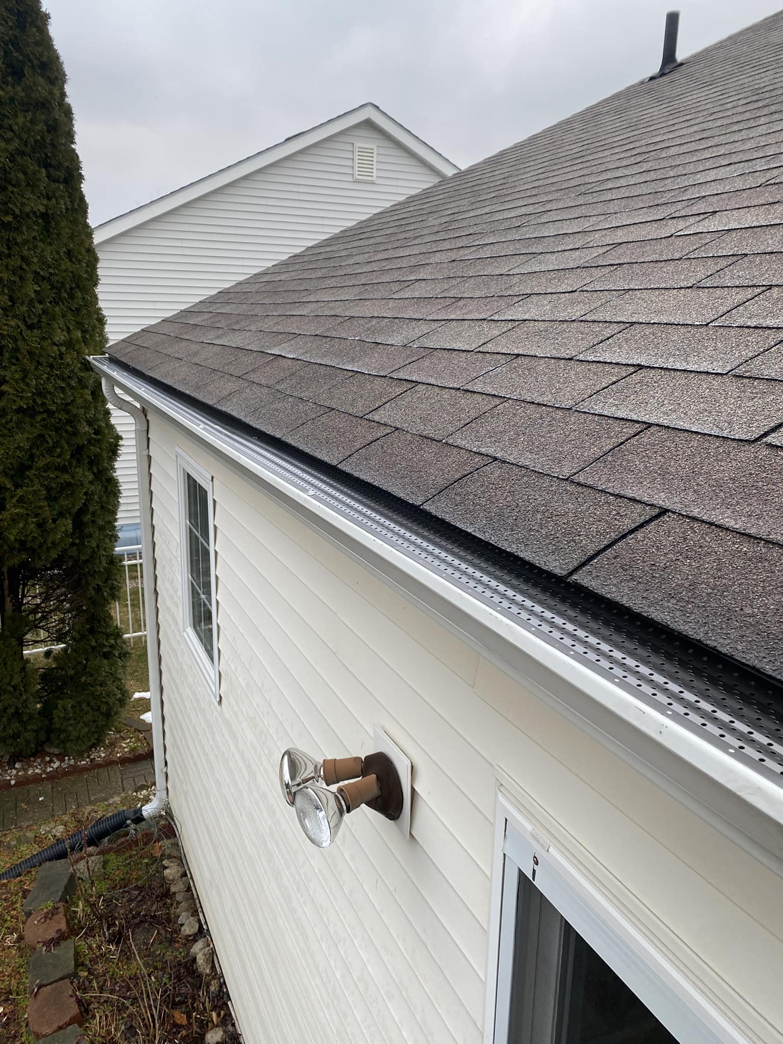 Top-Rated Gutter Guards - SmartStyle Seamless Gutters